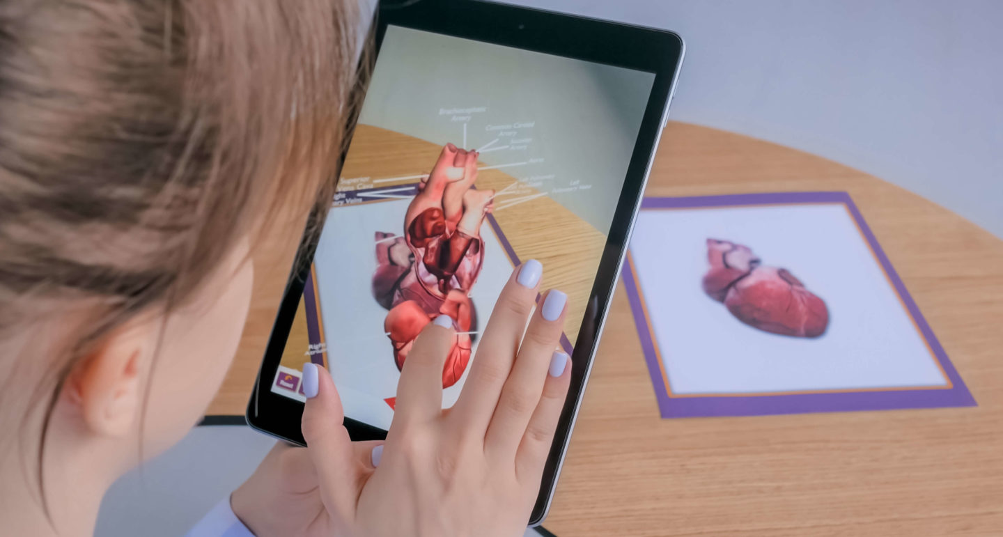 How Augmented Reality in Healthcare Education Makes Studying and ...